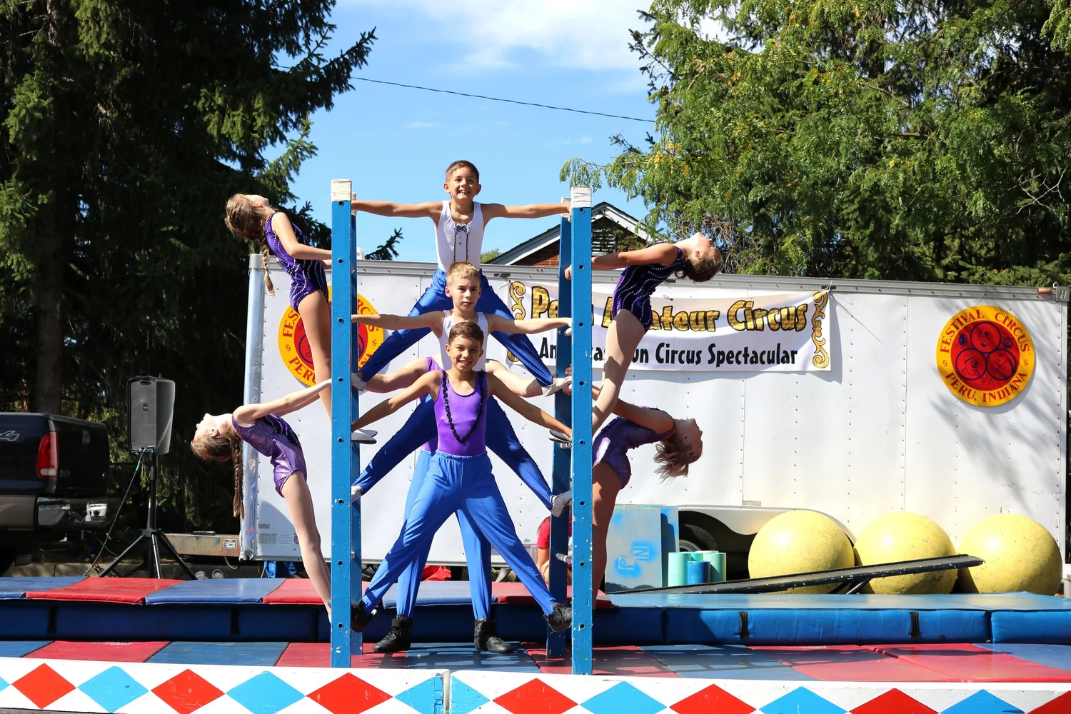 Road Shows — PERU AMATEUR CIRCUS