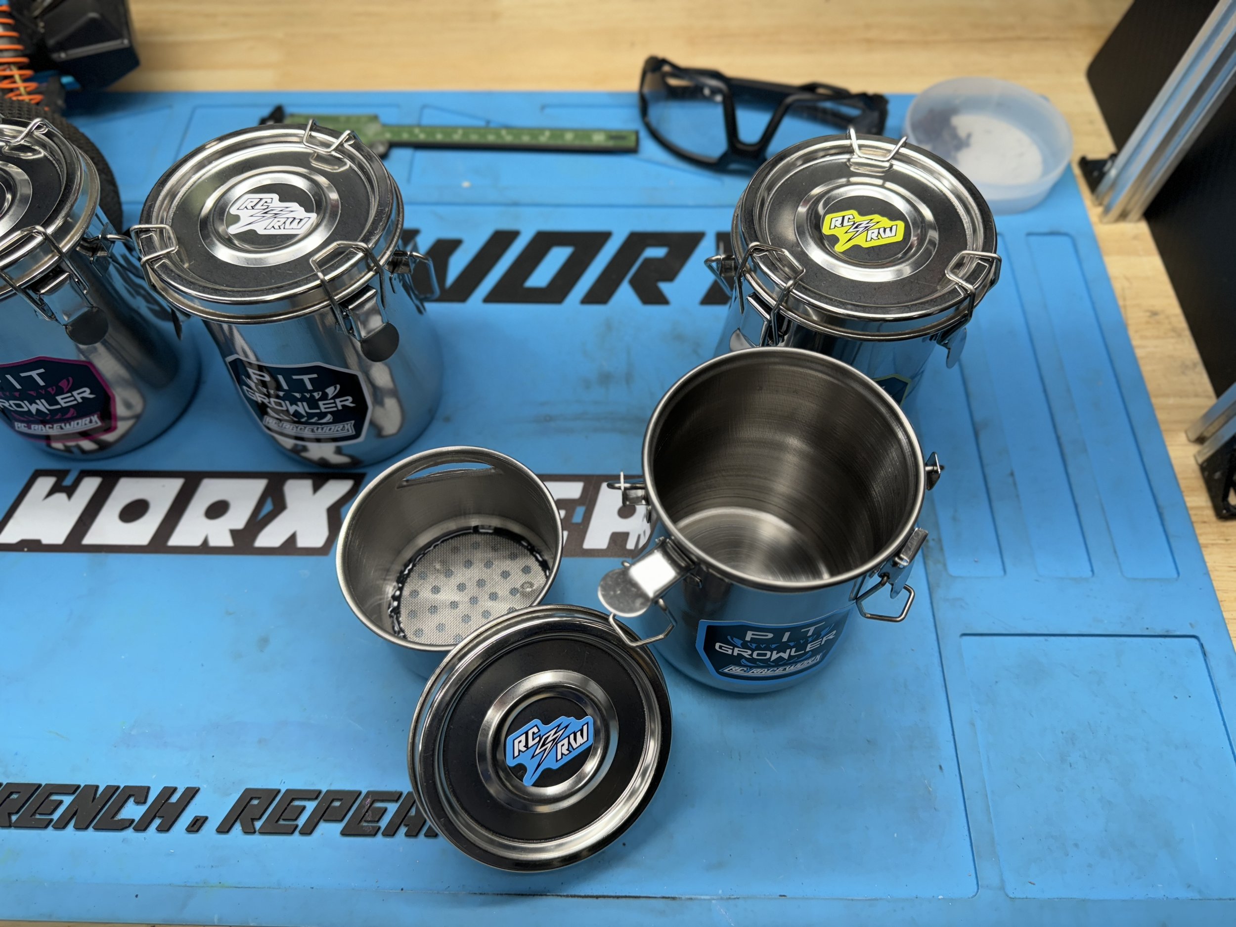 RC Raceworx Flight Deck Pit Mat 23x48 - Gray and Black — RC Raceworx ...