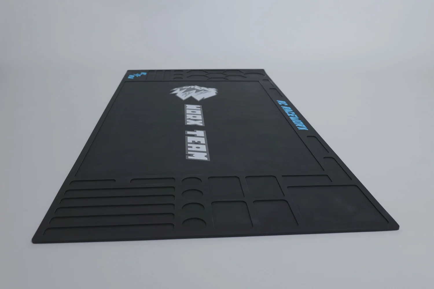 RC Raceworx Flight Deck Pit Mat 23x48 - Gray and Black — RC Raceworx ...