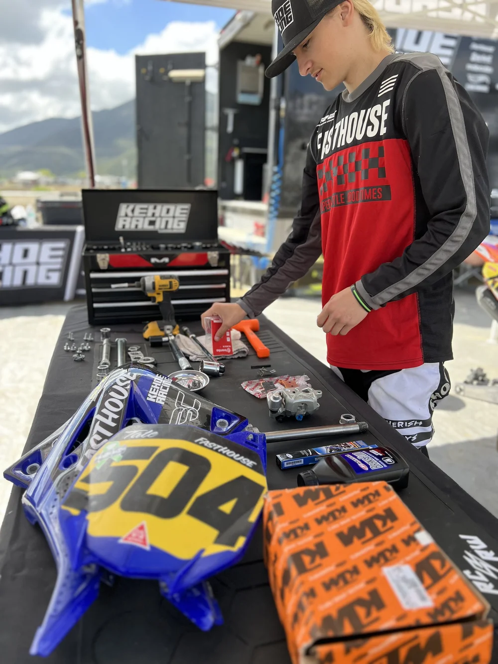 RC Raceworx - Pit Mats . Pit Lights . Titanium