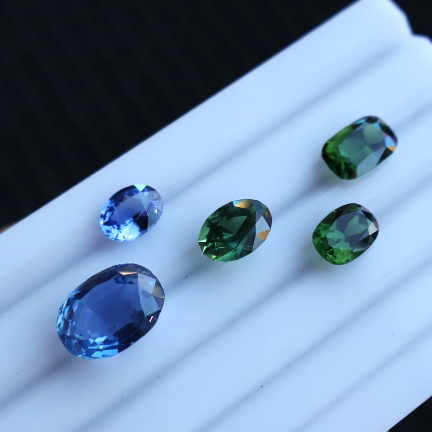 How to Choose a Sapphire | Tips From a Gemmologist