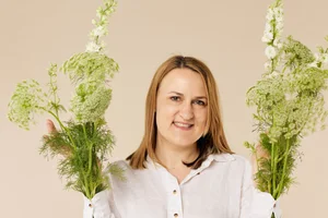 Substack vs blogging: what's better for your brand in 2025?