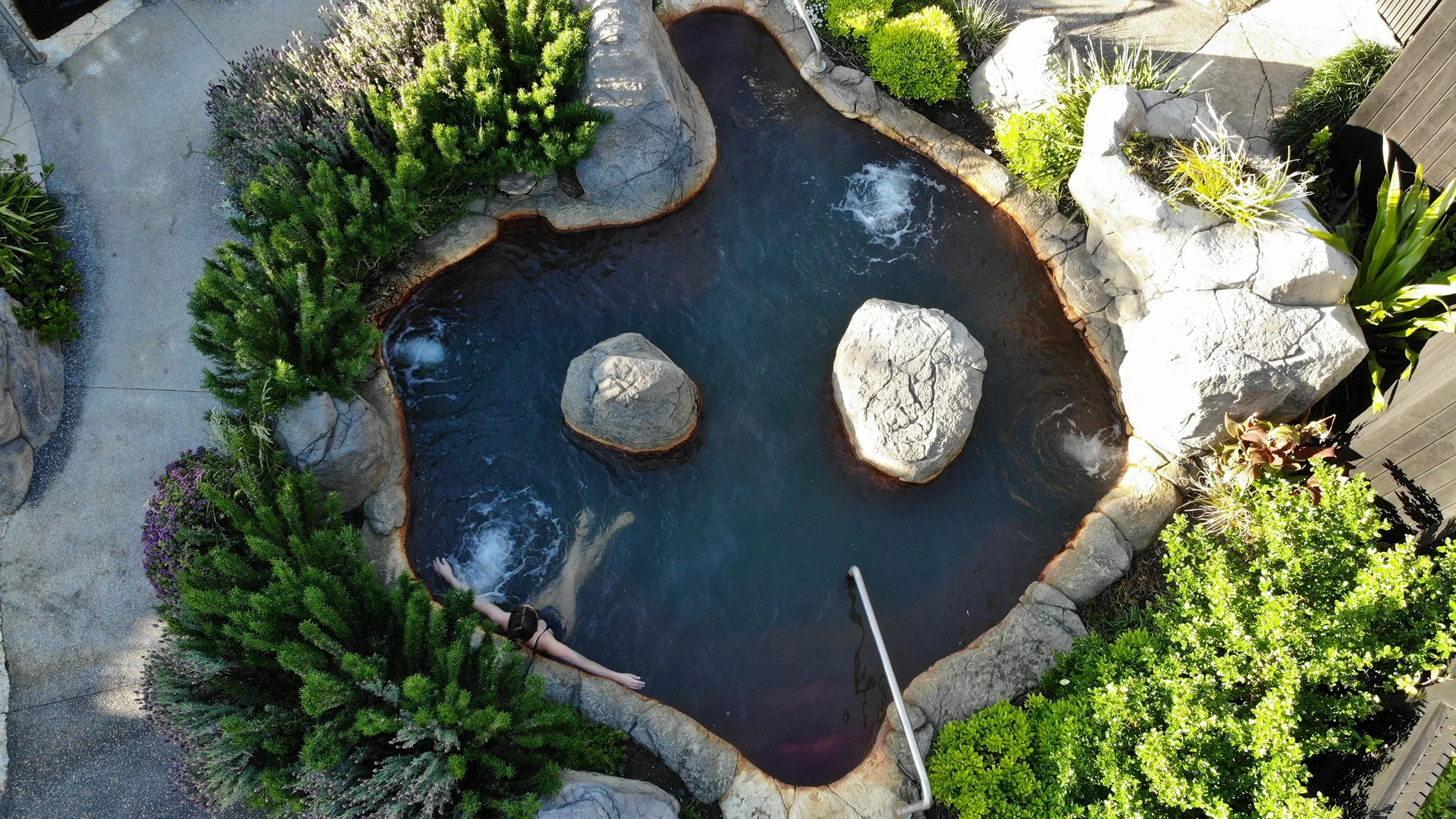 Deep Blue Hot Springs — Bathing Australia