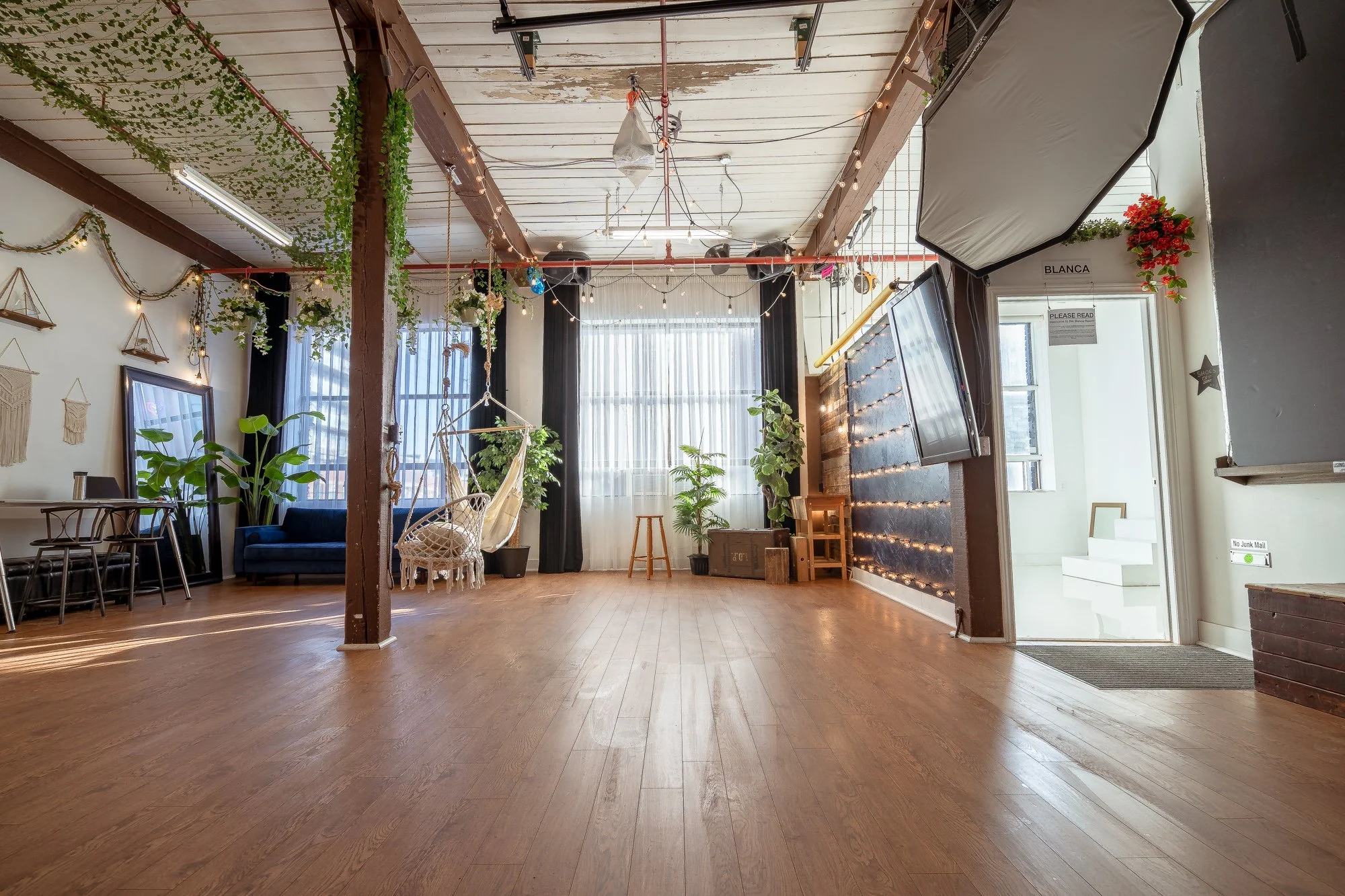 Toronto Headshots & Portraits (Quick Shoots & Fast Turnarounds)