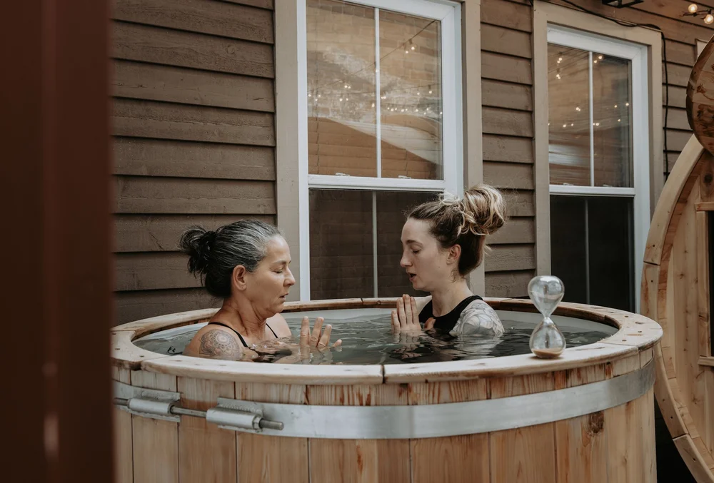Hot & Cold Therapy (Sauna & Cold Plunge) - Collingwood — Everlove