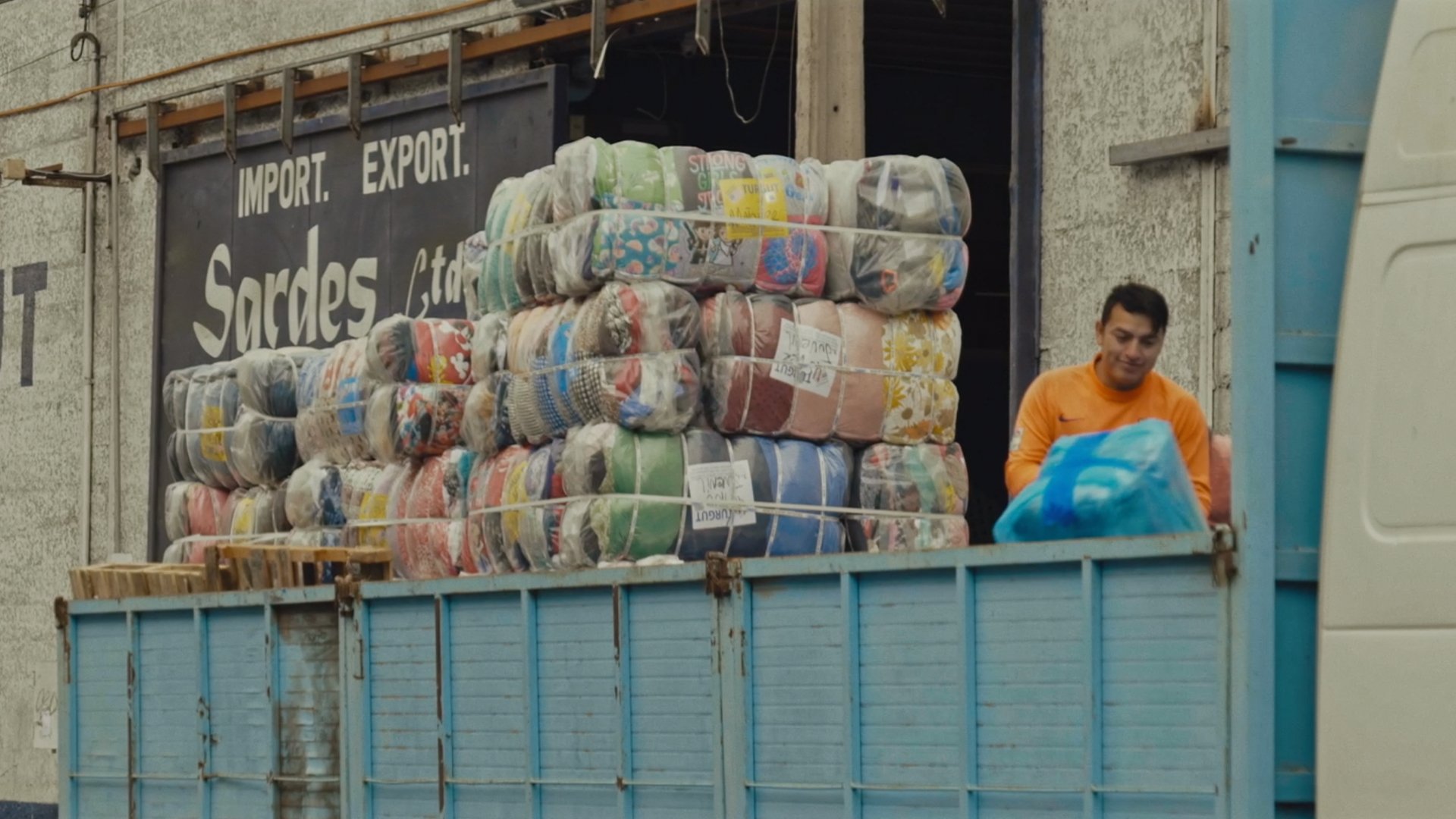 ‘JUNK: Full Wardrobe, the review’ — Between Conscious