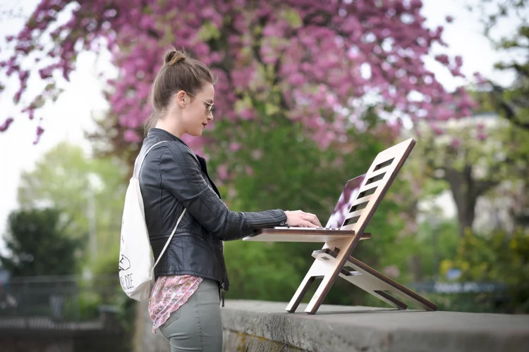 Are There Any Benefits to Working Outside? — Desktop Tranquility