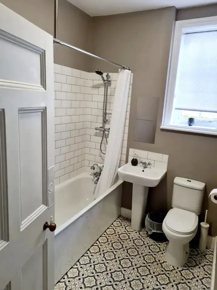 Food — PIER VIEW cowes