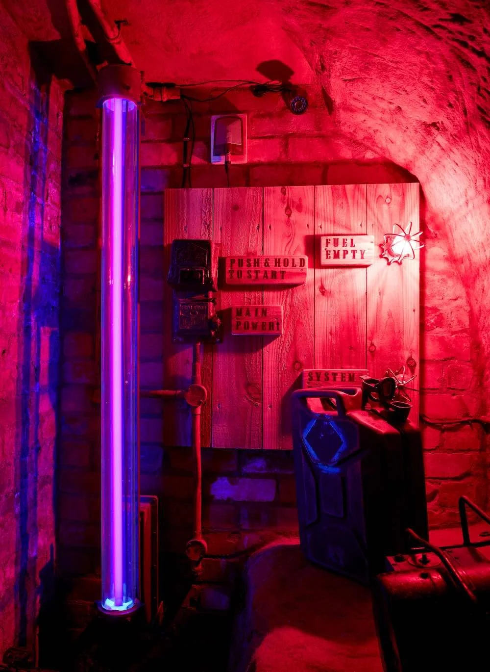 MONUMENTS - HISTORICAL WW2 THEMED ADVENTURE — Cave Escape