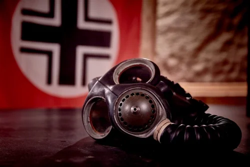 MONUMENTS - HISTORICAL WW2 THEMED ADVENTURE — Cave Escape