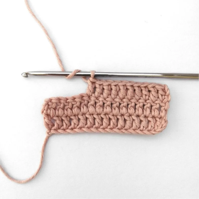 How to Yarn Over in Crochet - Tutorial Six — byGoldenberry