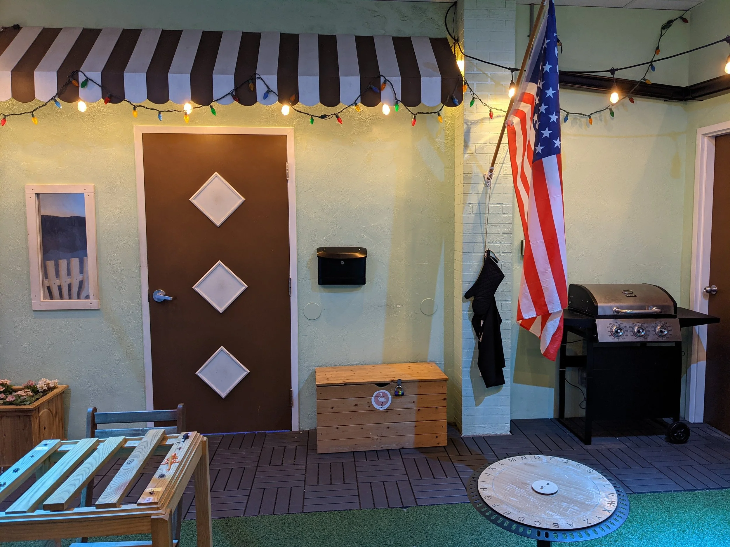 Looking Glass Adventures - Top Rated In-Person and Virtual Escape Rooms