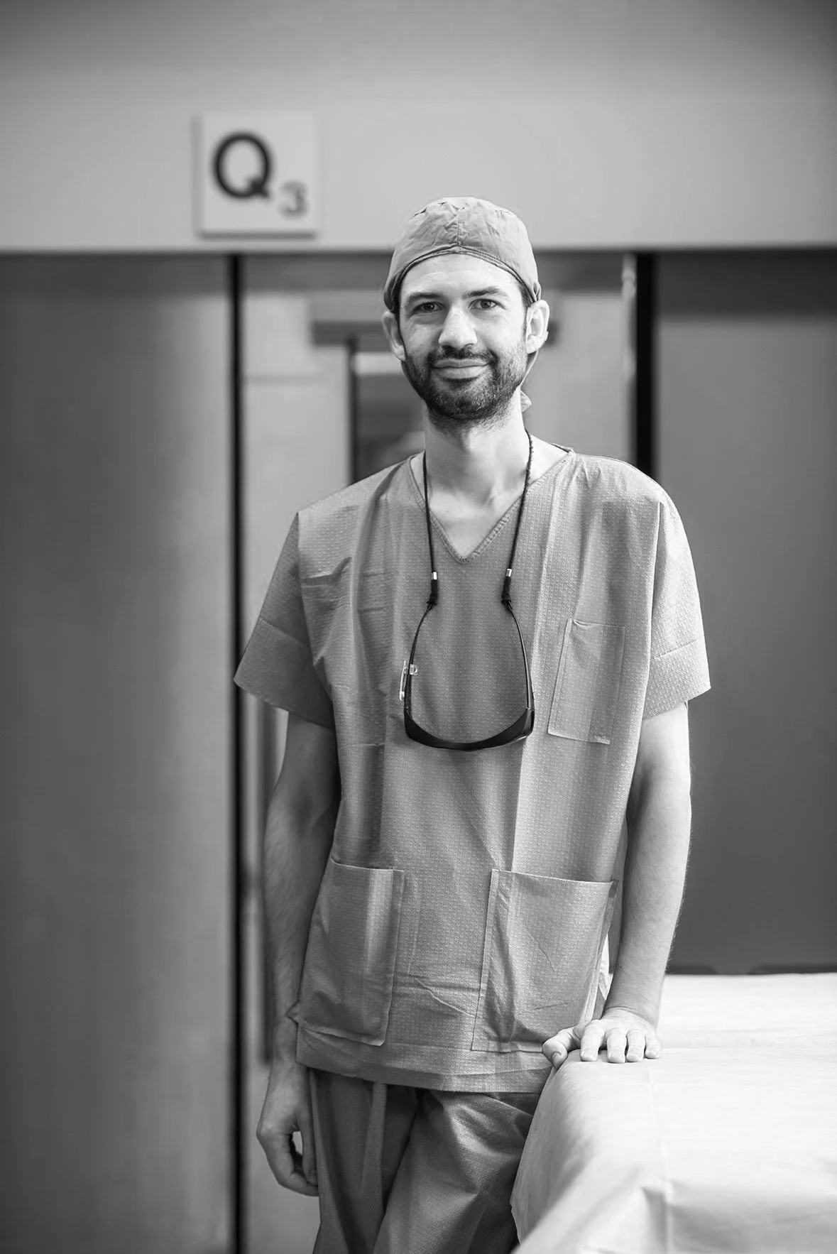 Bio — Dr. Esteban Emiliani MD PhD FEBU