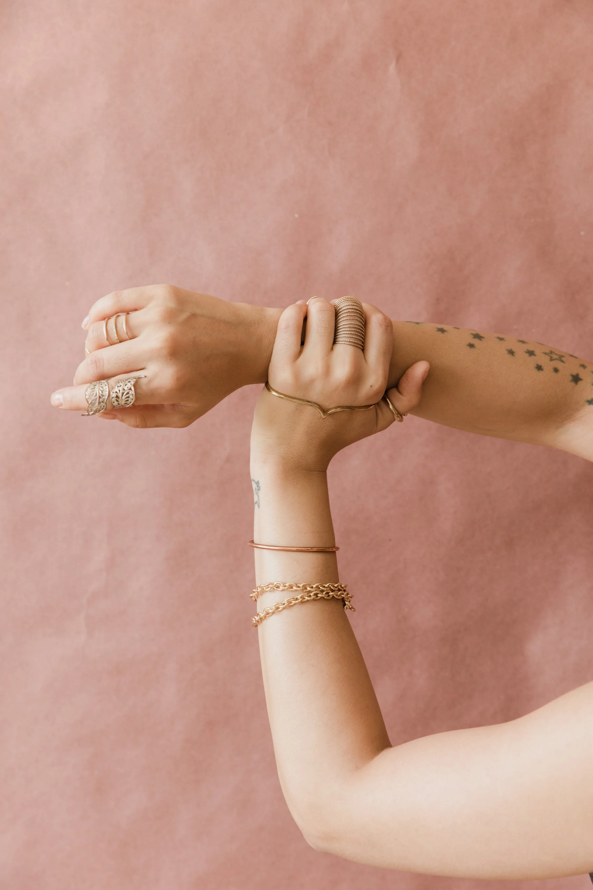 5 Ways To Mix Metal Jewelry Gold Silver Rose Gold Scarlett Rey