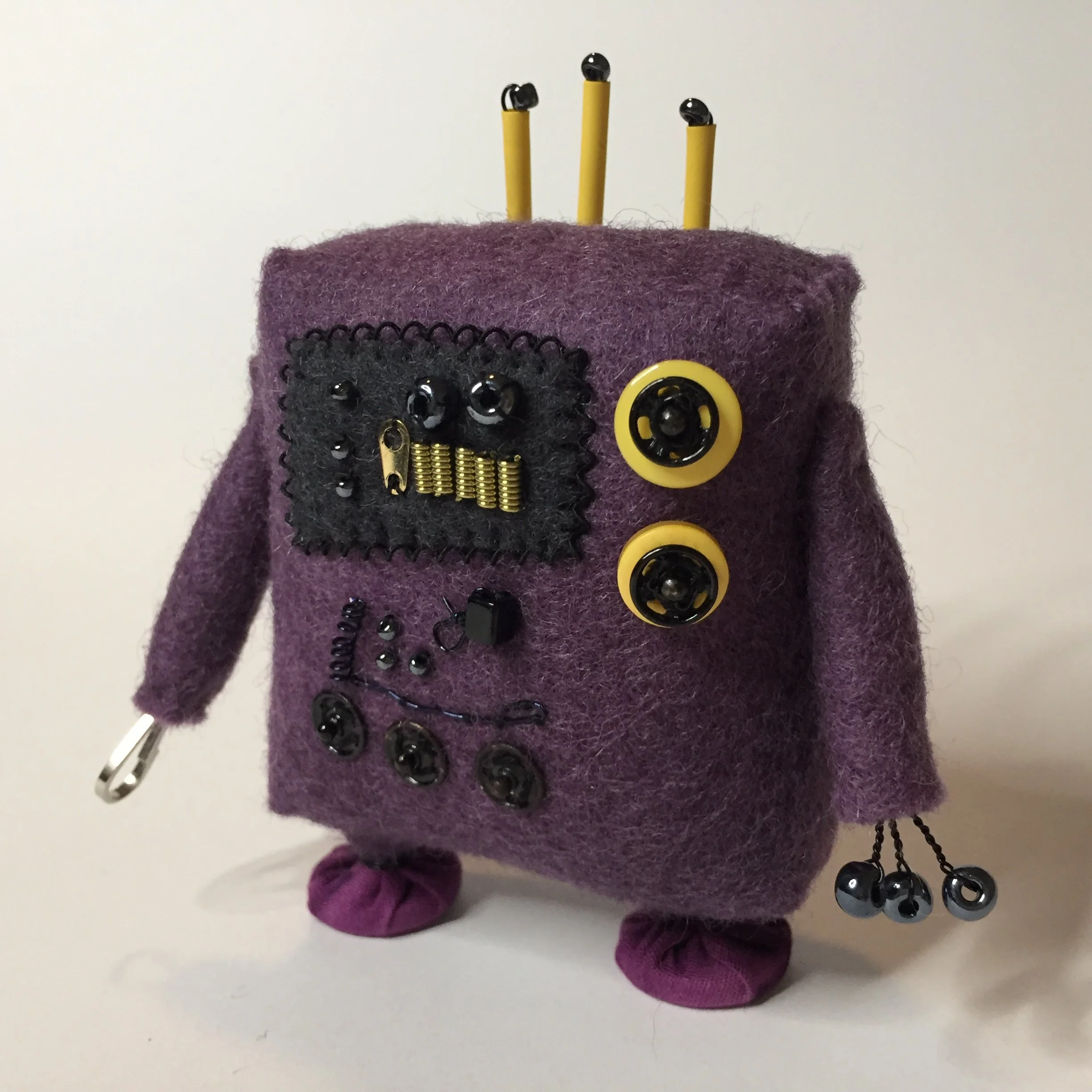 Felt robots — pardalote makes