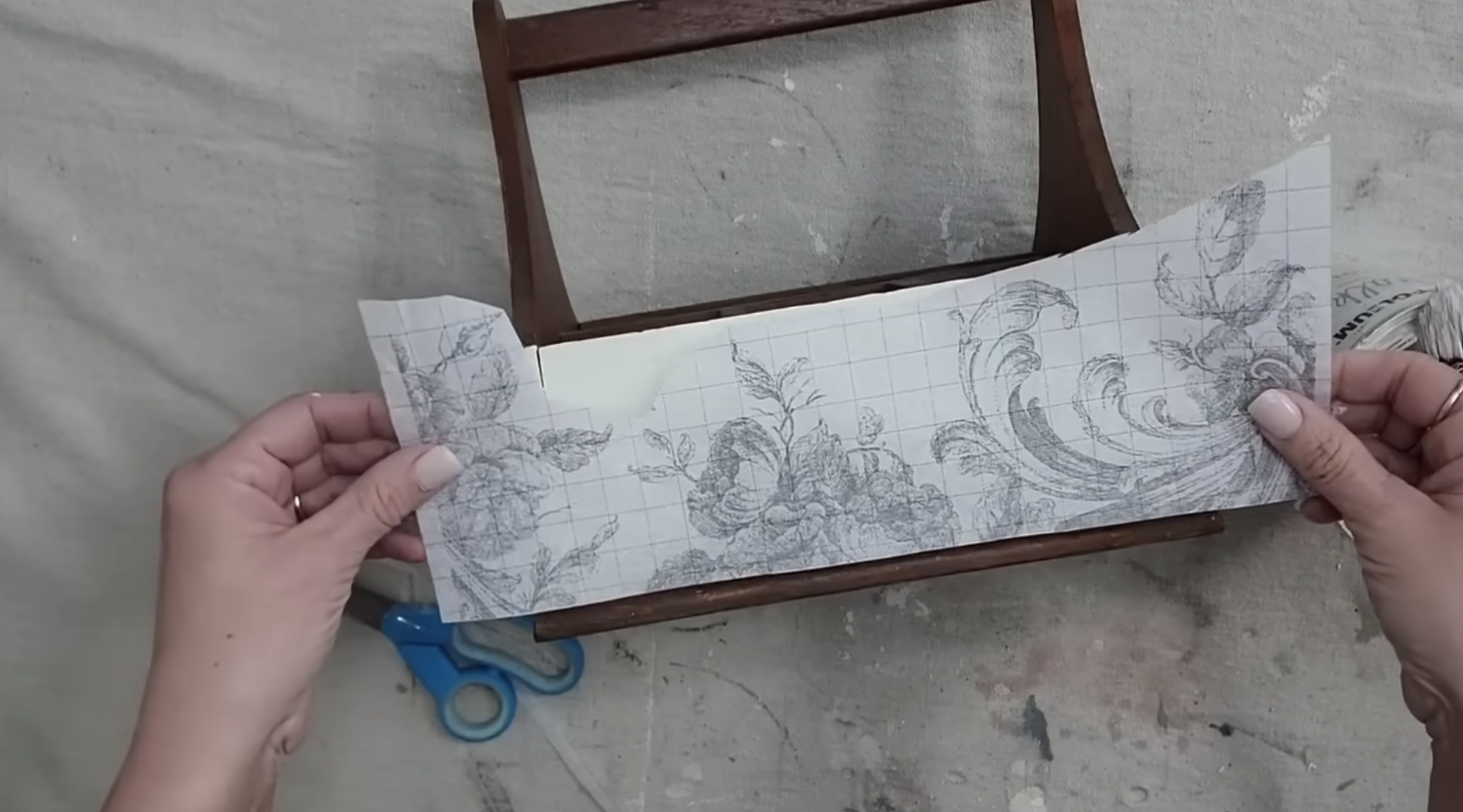 How To Use IOD Paint Inlays To Thrift Flip A Vintage Wooden Tote ...