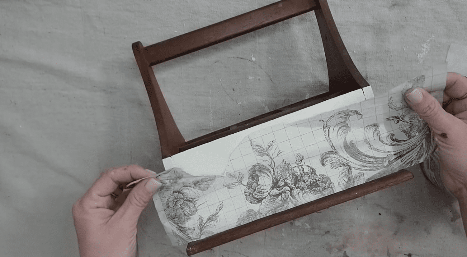 How To Use IOD Paint Inlays To Thrift Flip A Vintage Wooden Tote ...