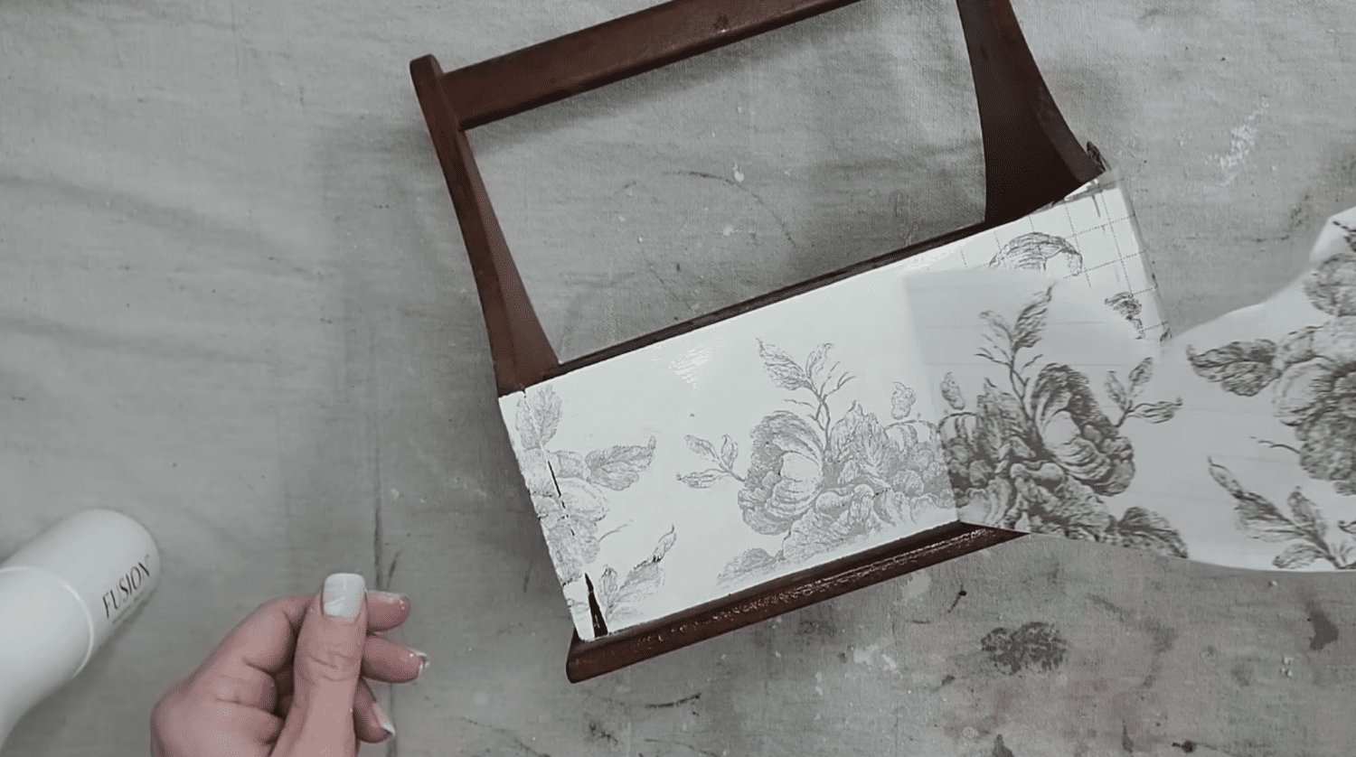 How To Use IOD Paint Inlays To Thrift Flip A Vintage Wooden Tote ...