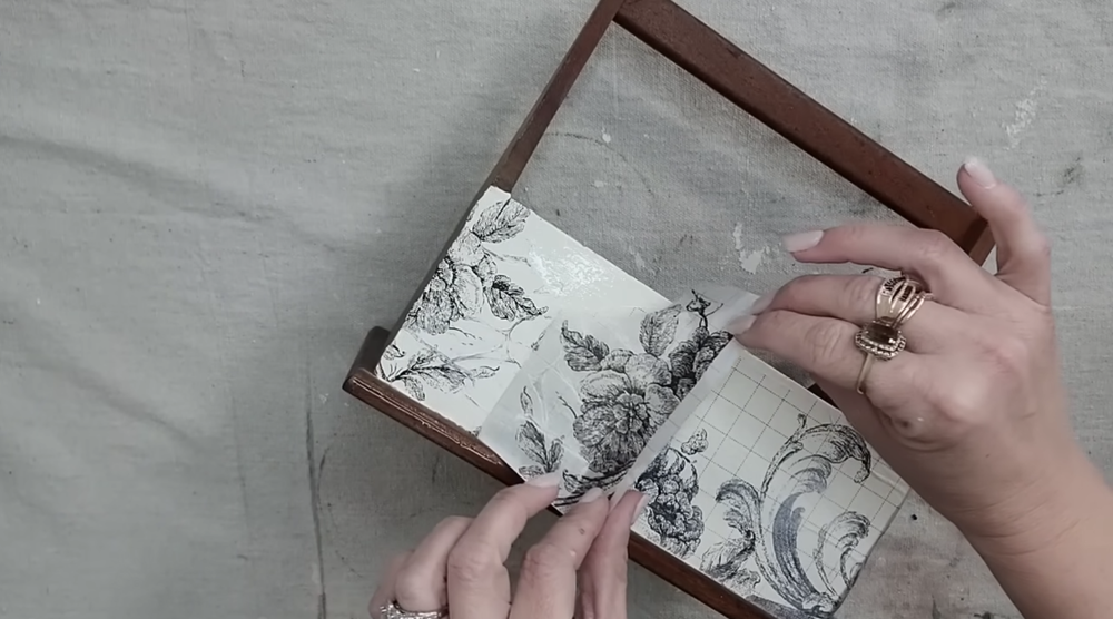 How To Use IOD Paint Inlays To Thrift Flip A Vintage Wooden Tote ...