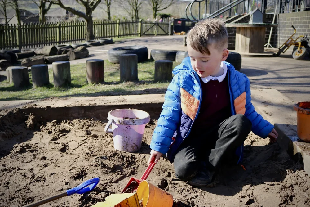 Apply for a nursery place — Meltham Moor Primary School