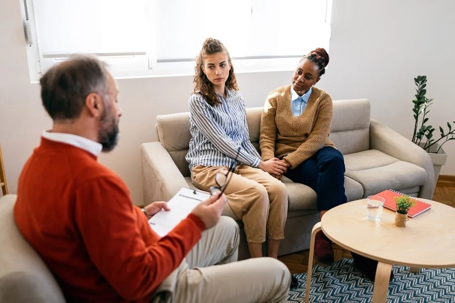 Red Flags in Relationships: Recognizing Unhealthy Attachment Patterns ...