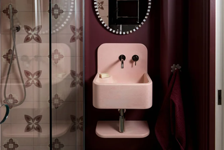 Bathroom Gallery: Basement Shower Room With Bubblegum-Coloured Concrete ...