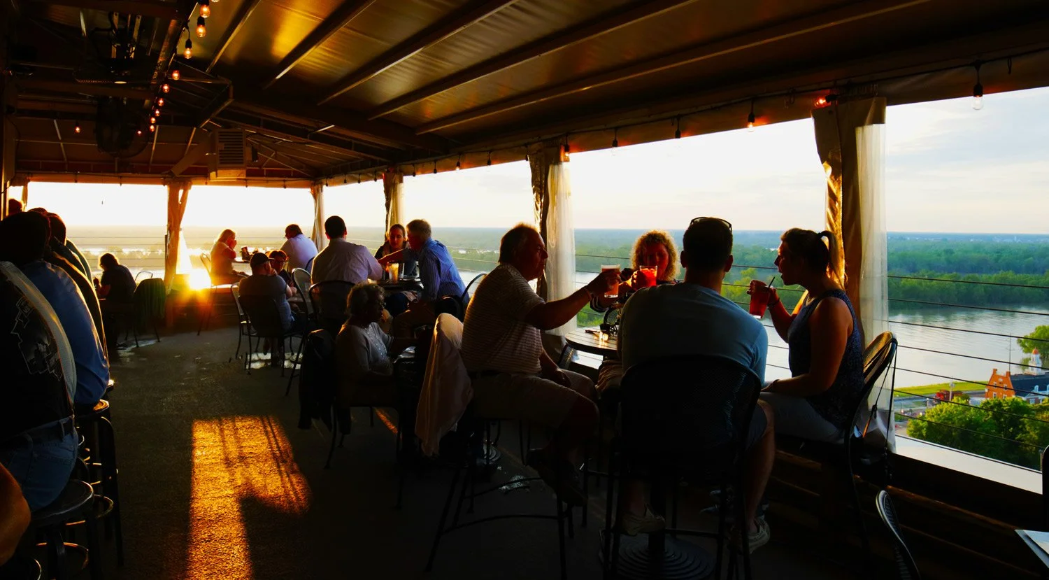 10 South Rooftop Bar & Grill