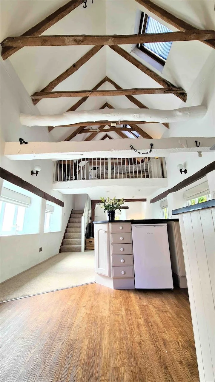 bluebell farm - holly tree barn