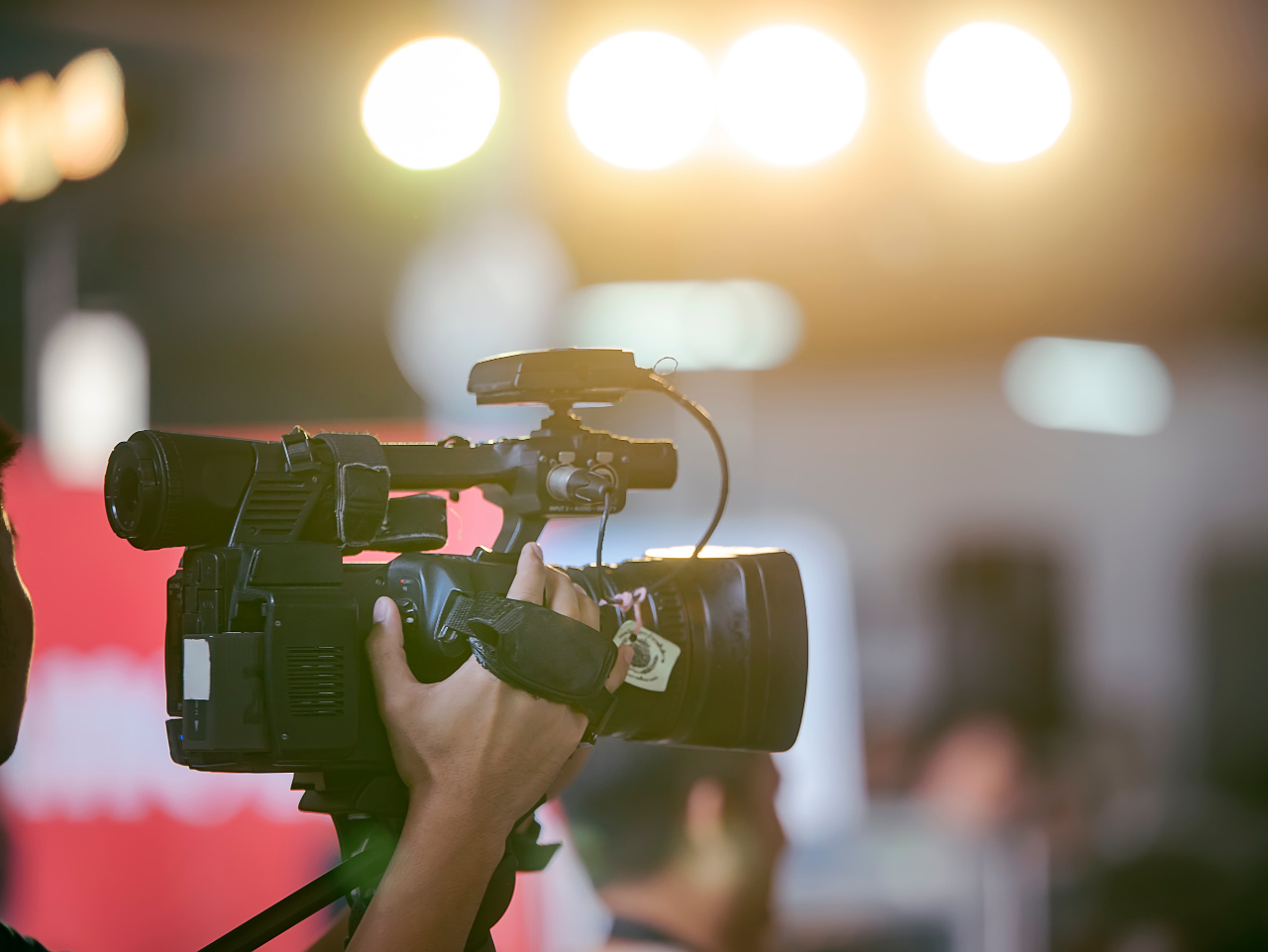 Videographer vs. Cinematographer: What's the Difference? — Mark ...