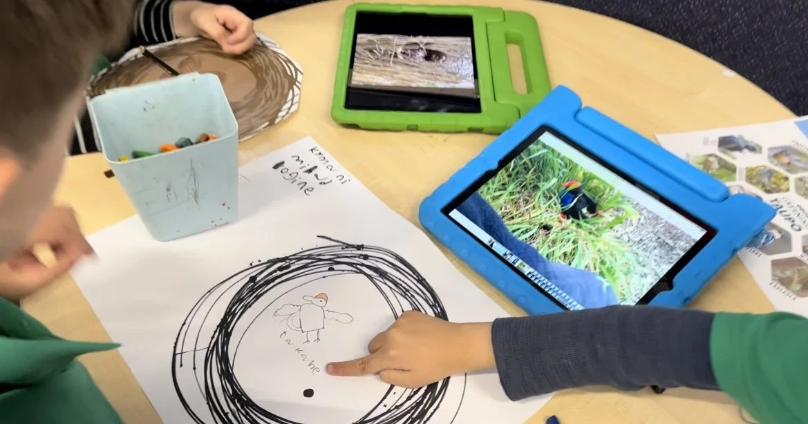 Pen Prototype: Drawing Nests (Bee/Blue-Bots) — Digital Future Aotearoa