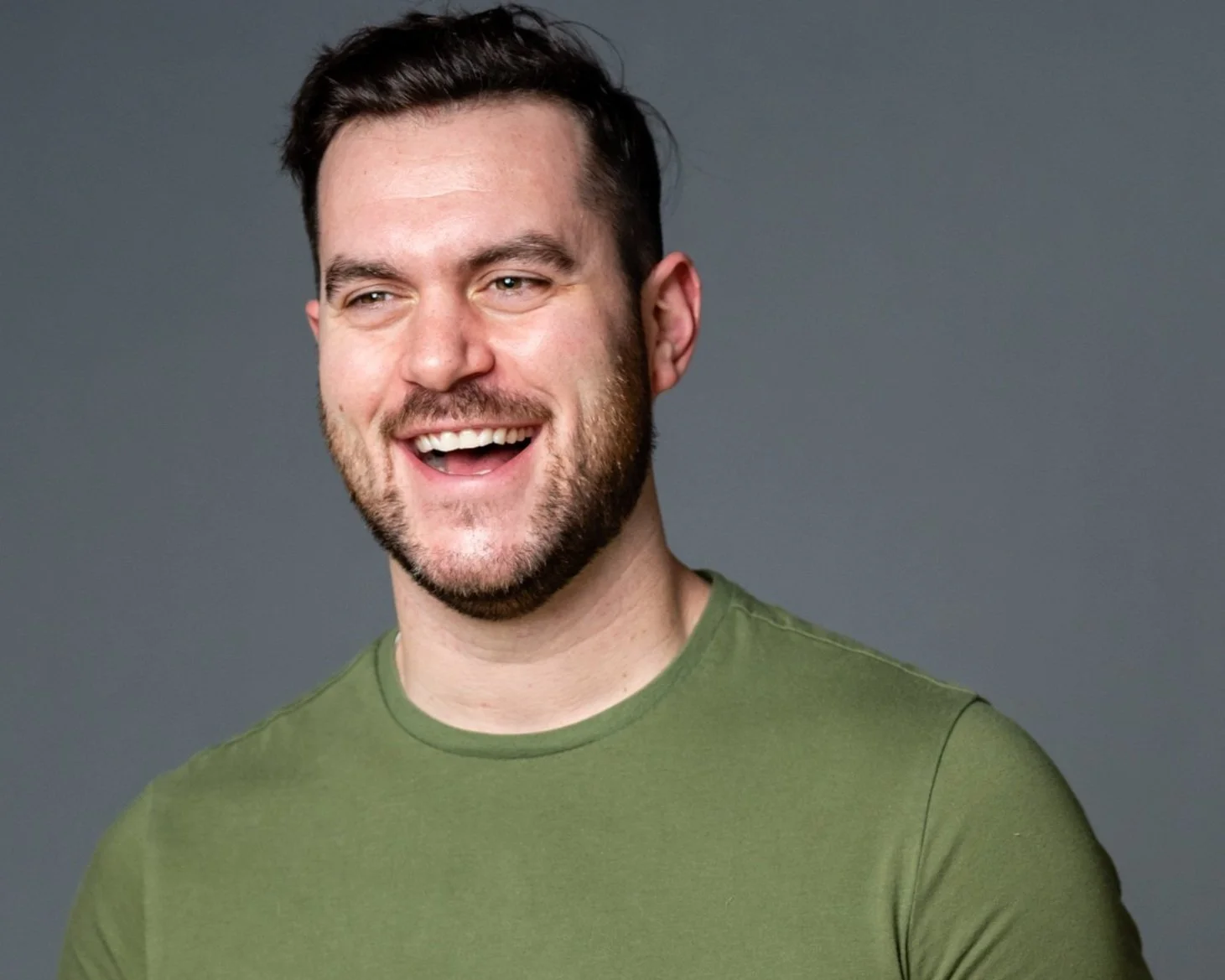 Evan Mulrooney is an actor, improviser, and large flexible man living ...