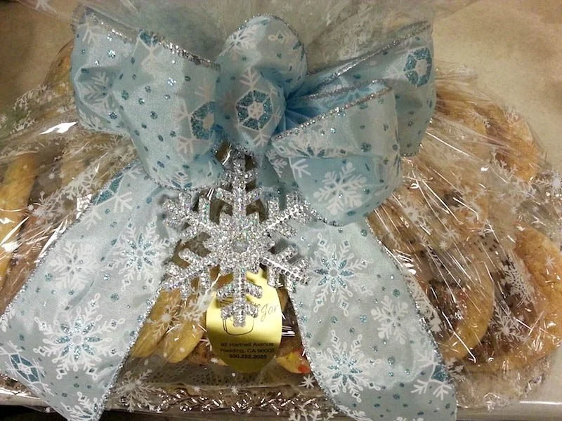 Gift Wrapped Cookie Platters - Gift Wrapped Cookies - Cookies & Yogurt