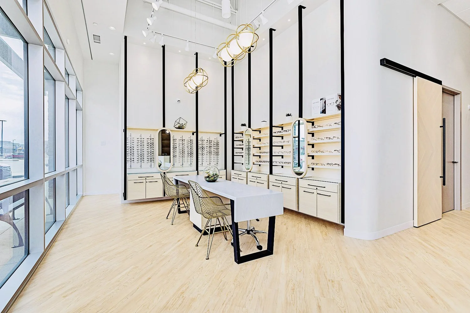 THE EXPERIENCE — EYE & CO. Optometry