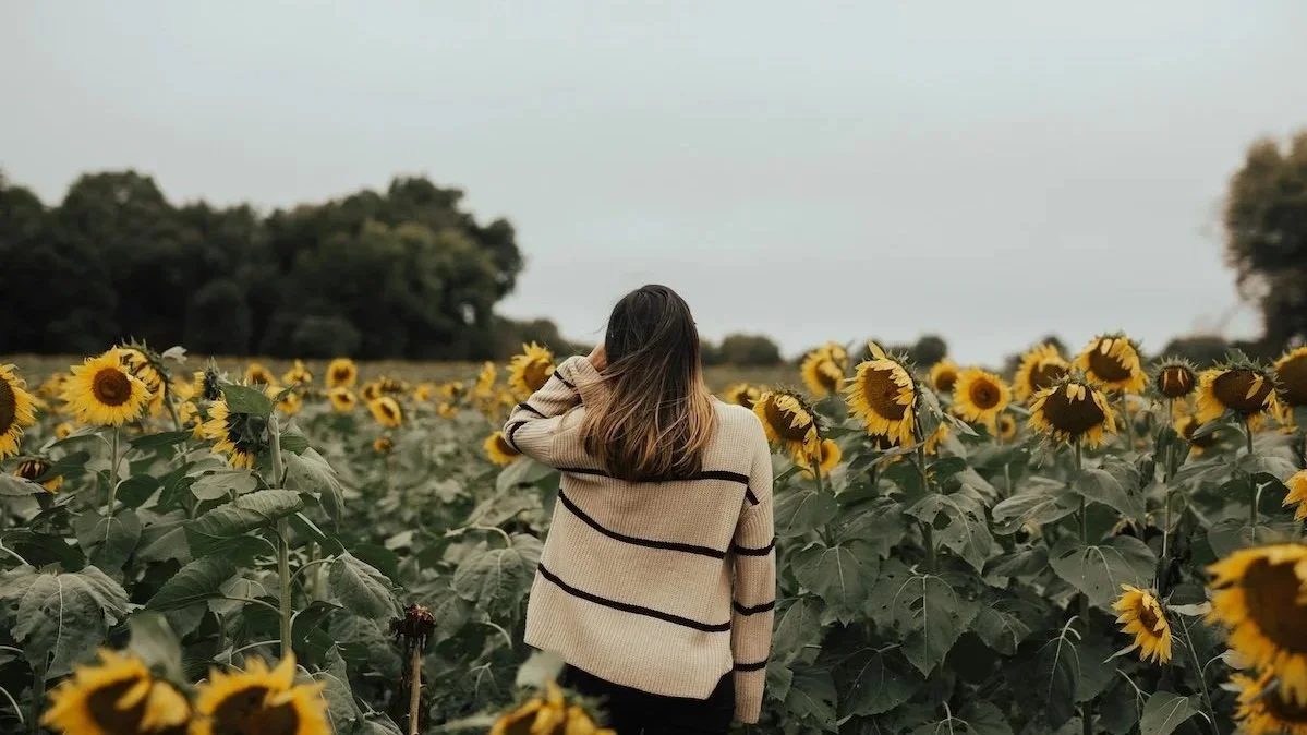 11 Signs It's Time to Start Therapy (From a Holistic Therapist)