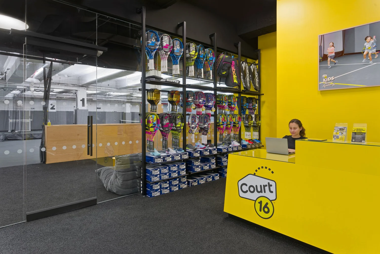 Manhattan-FiDi — Court 16