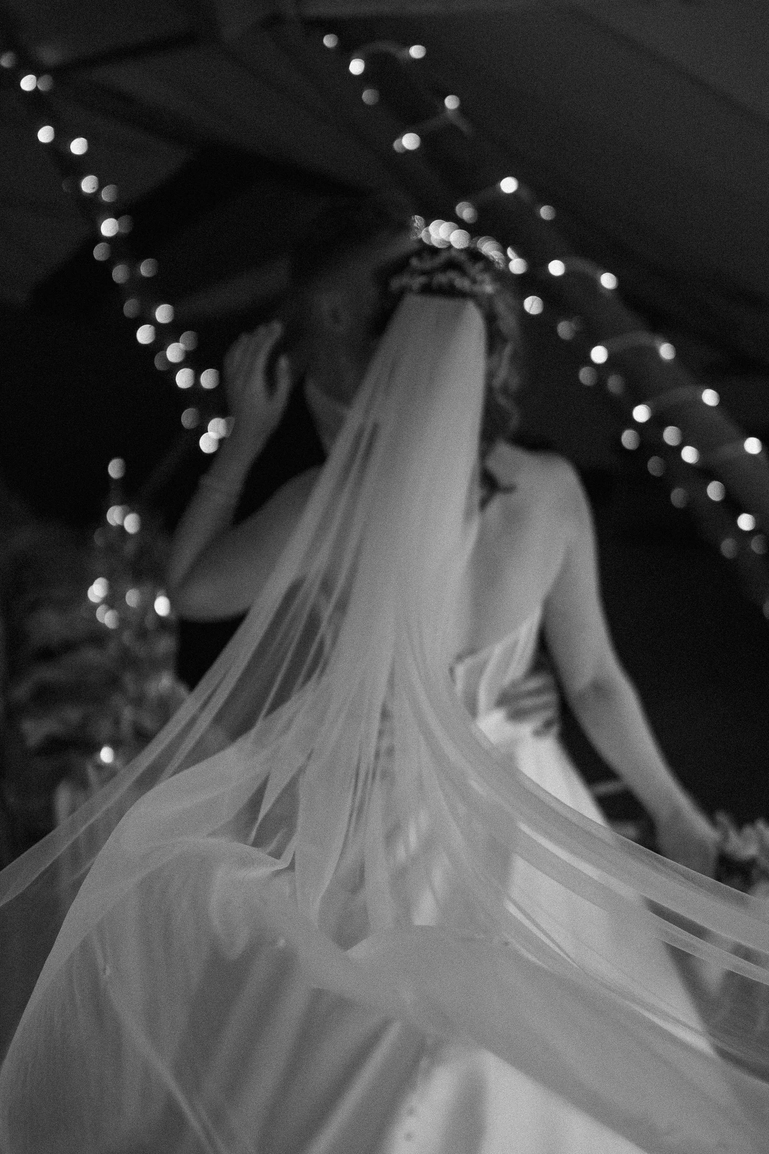 What Fabric Are Wedding Veils Made From? A Bride’s Guide — Natasha ...