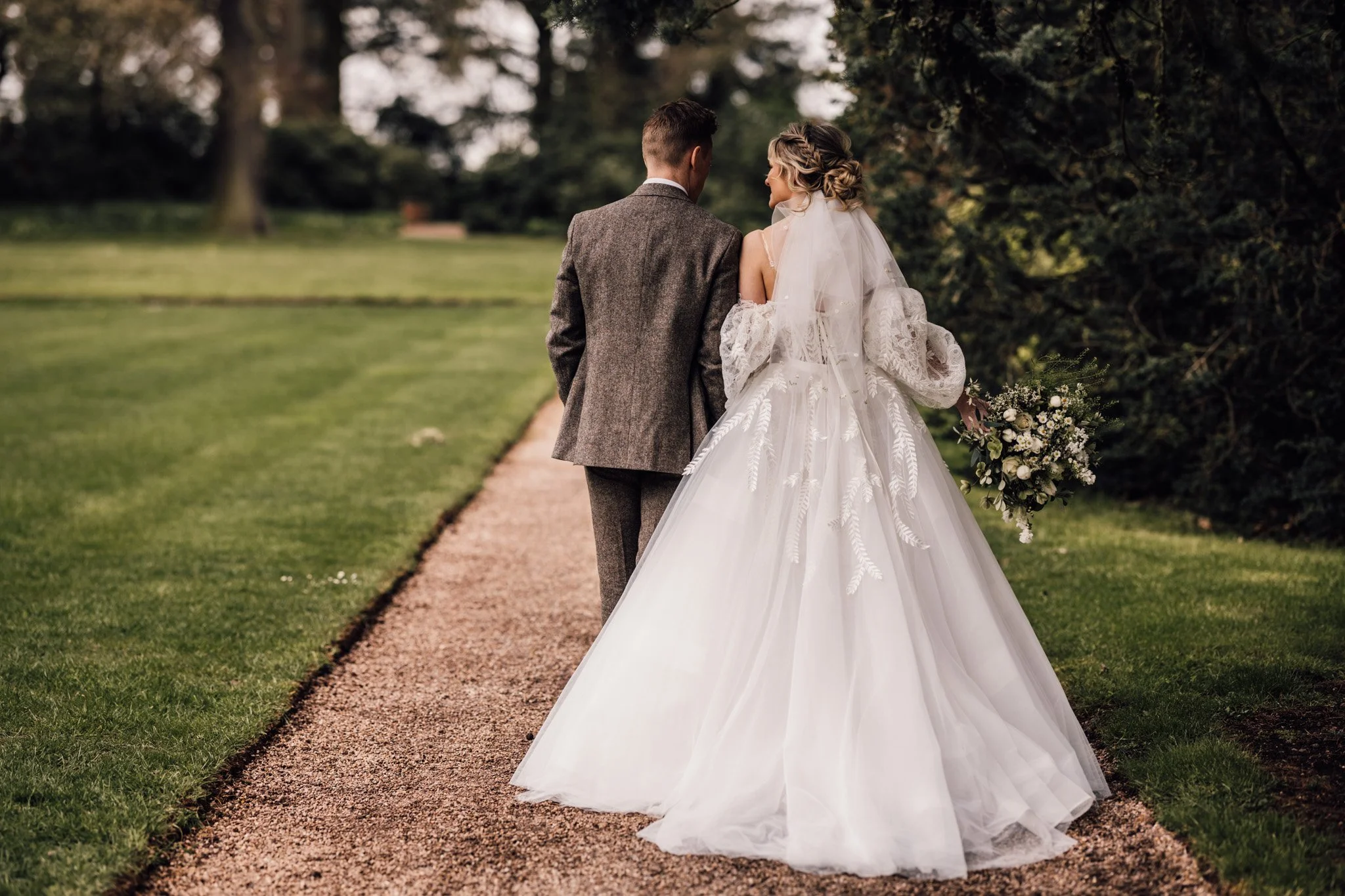 How To Choose The Perfect Length Wedding Veil For Your Gown — Natasha ...