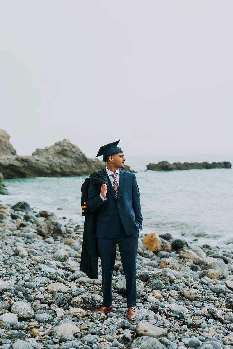 Graduation Portraits: Timeless and Authentic Photography