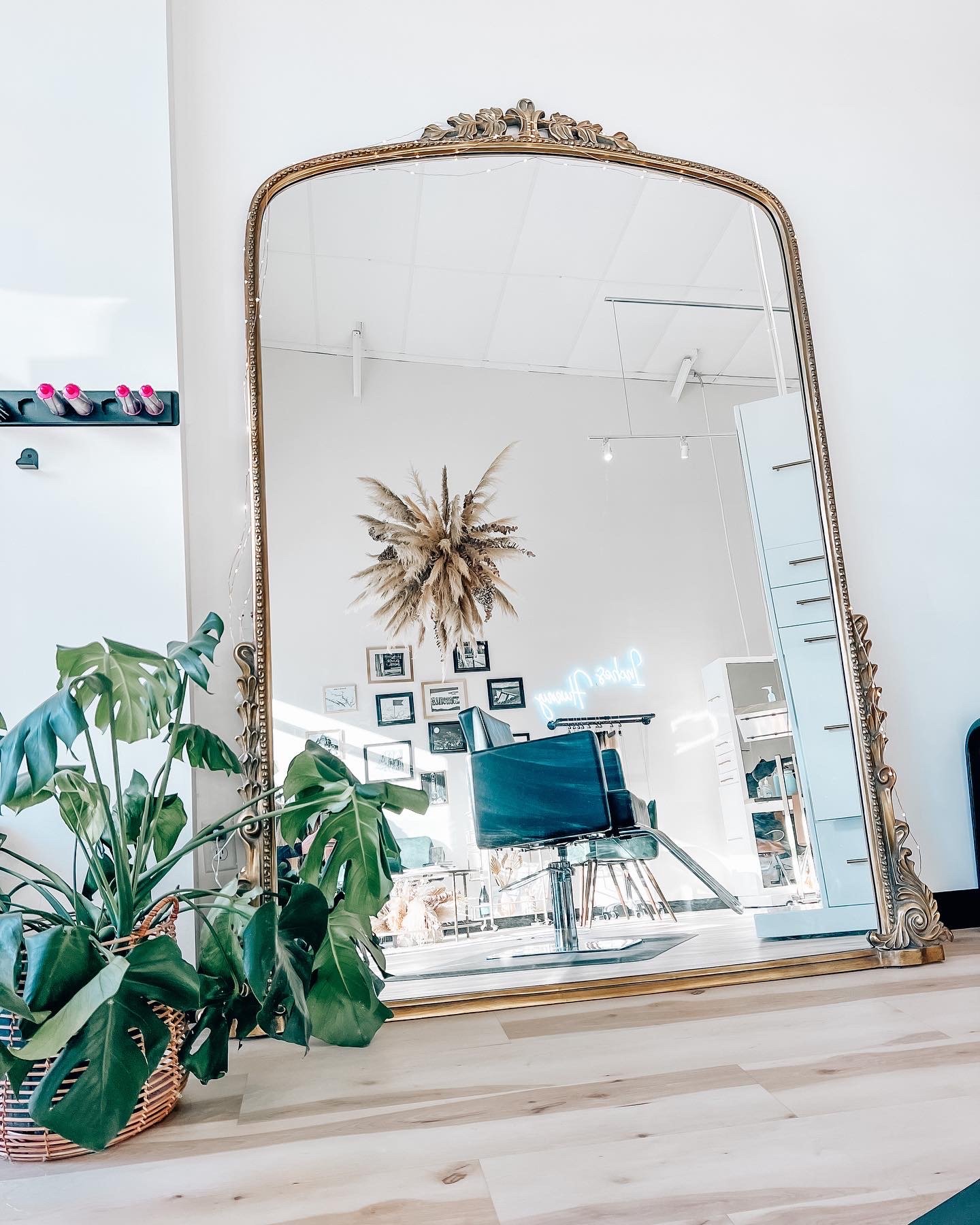 Salon — Mane + Co