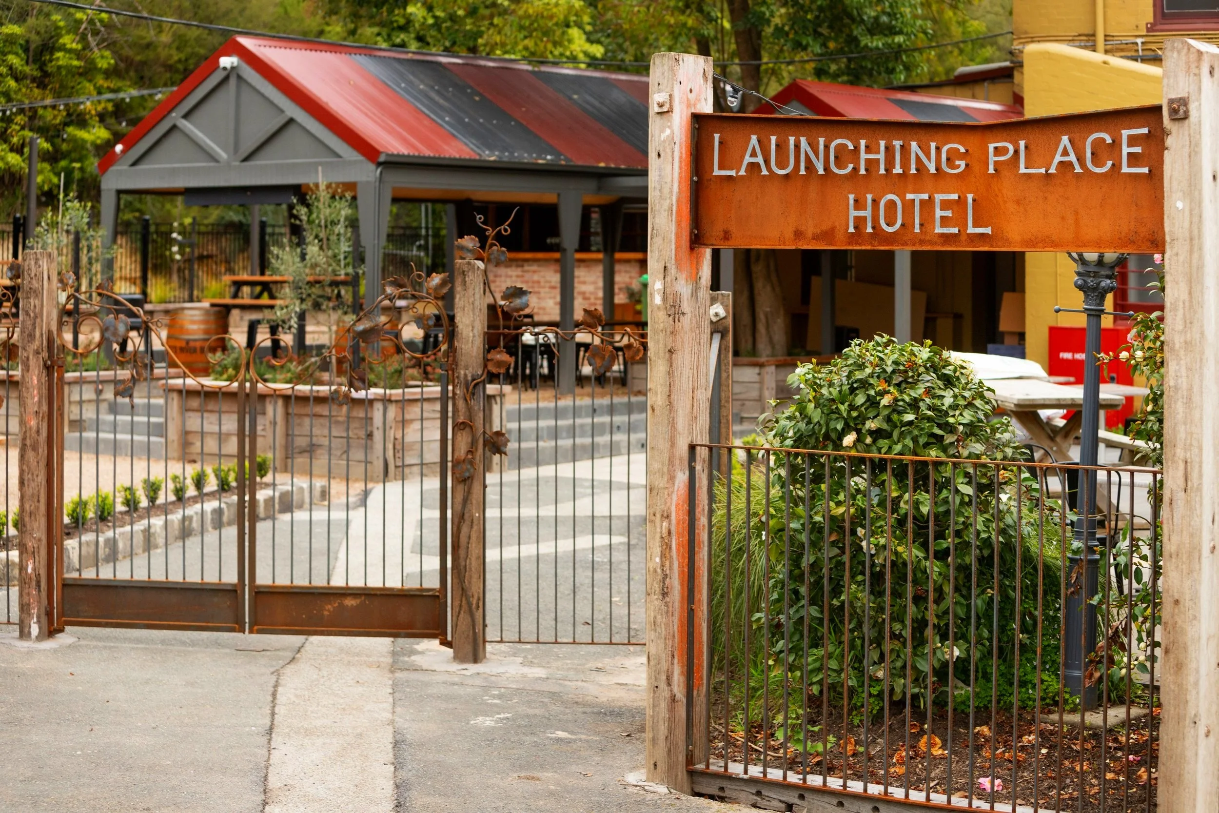 Launching Place Home Hotel | Contact 1