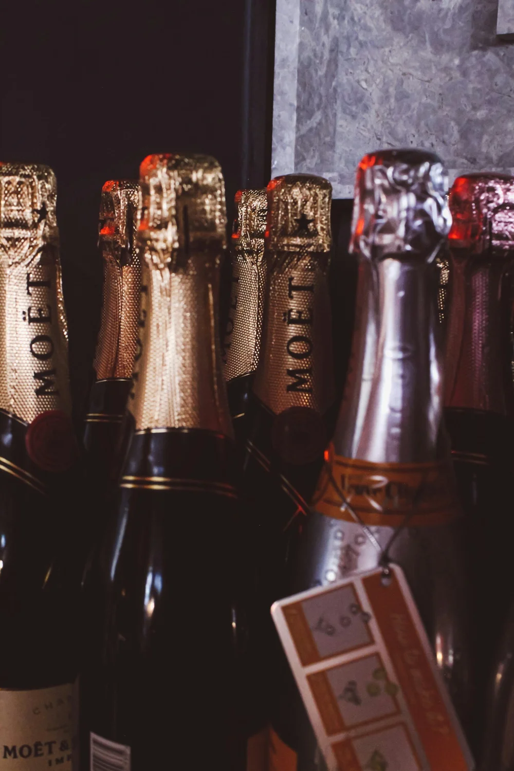 The Differences Between Champagne, Prosecco, and Sparkling Wine — The ...