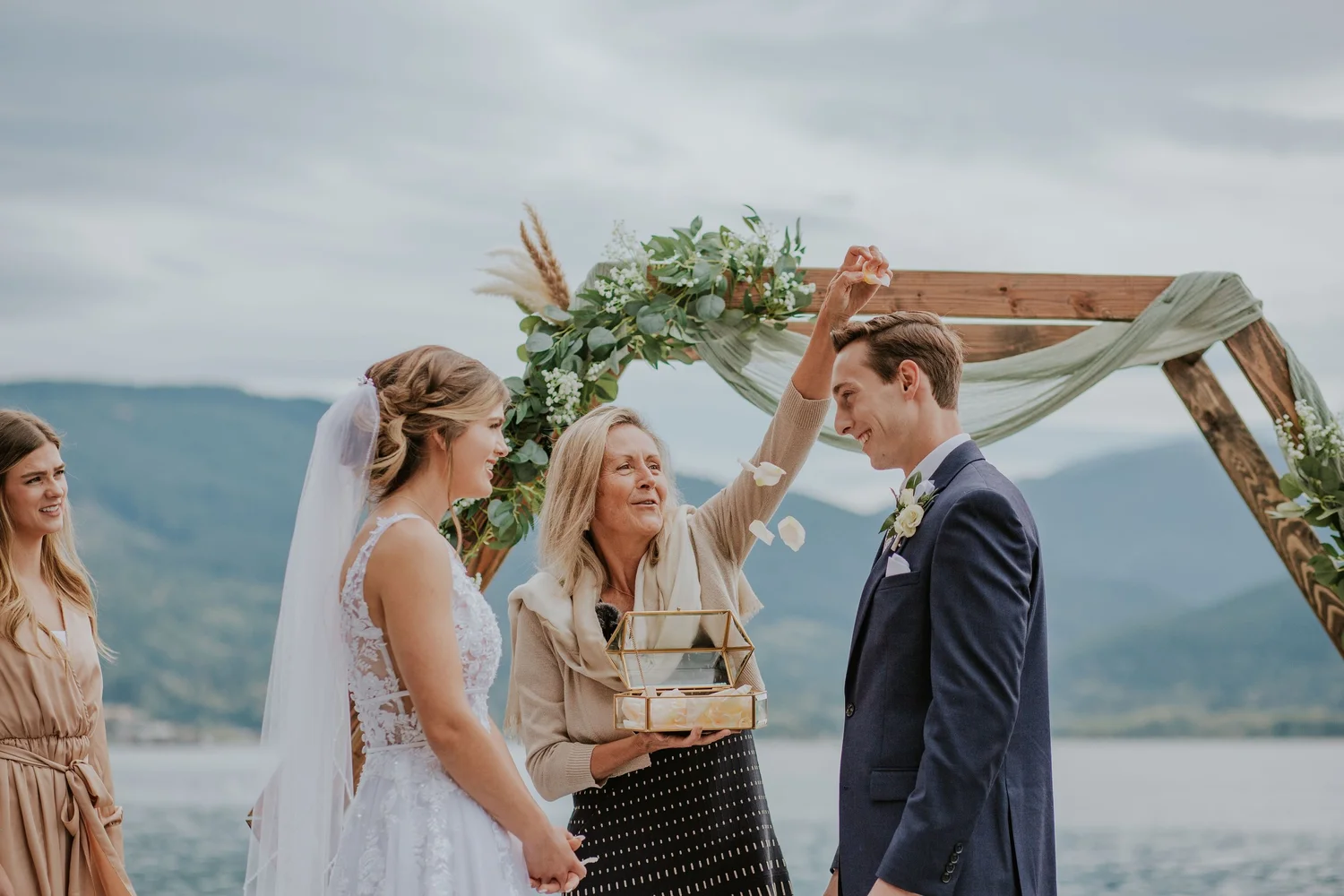 Officiant Grace - Seattle and Pacific Northwest Wedding Officiant and ...