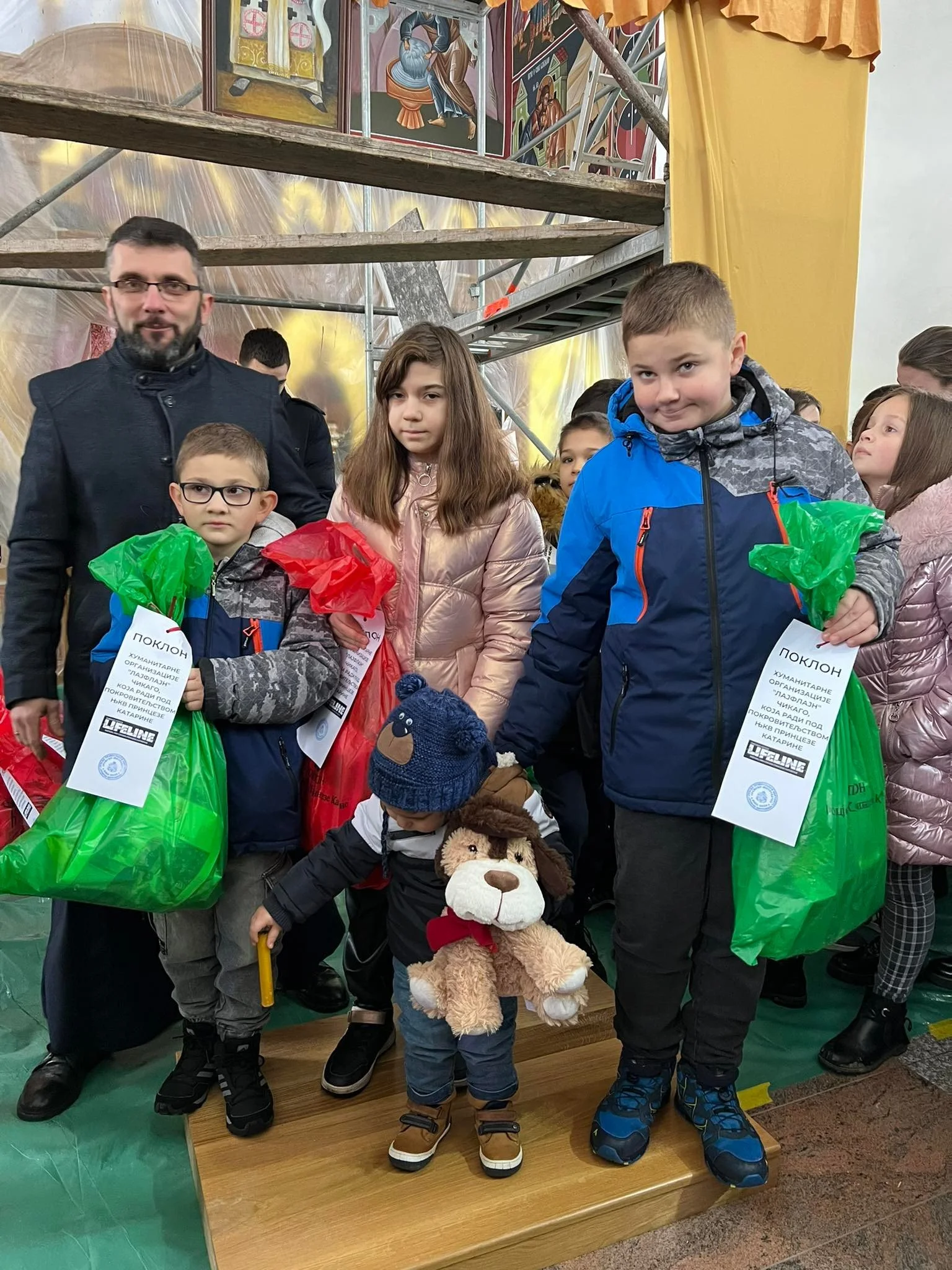 HRH CROWN PRINCESS KATHERINE AND LIFELINE CHICAGO PROVIDE GIFTS TO ...