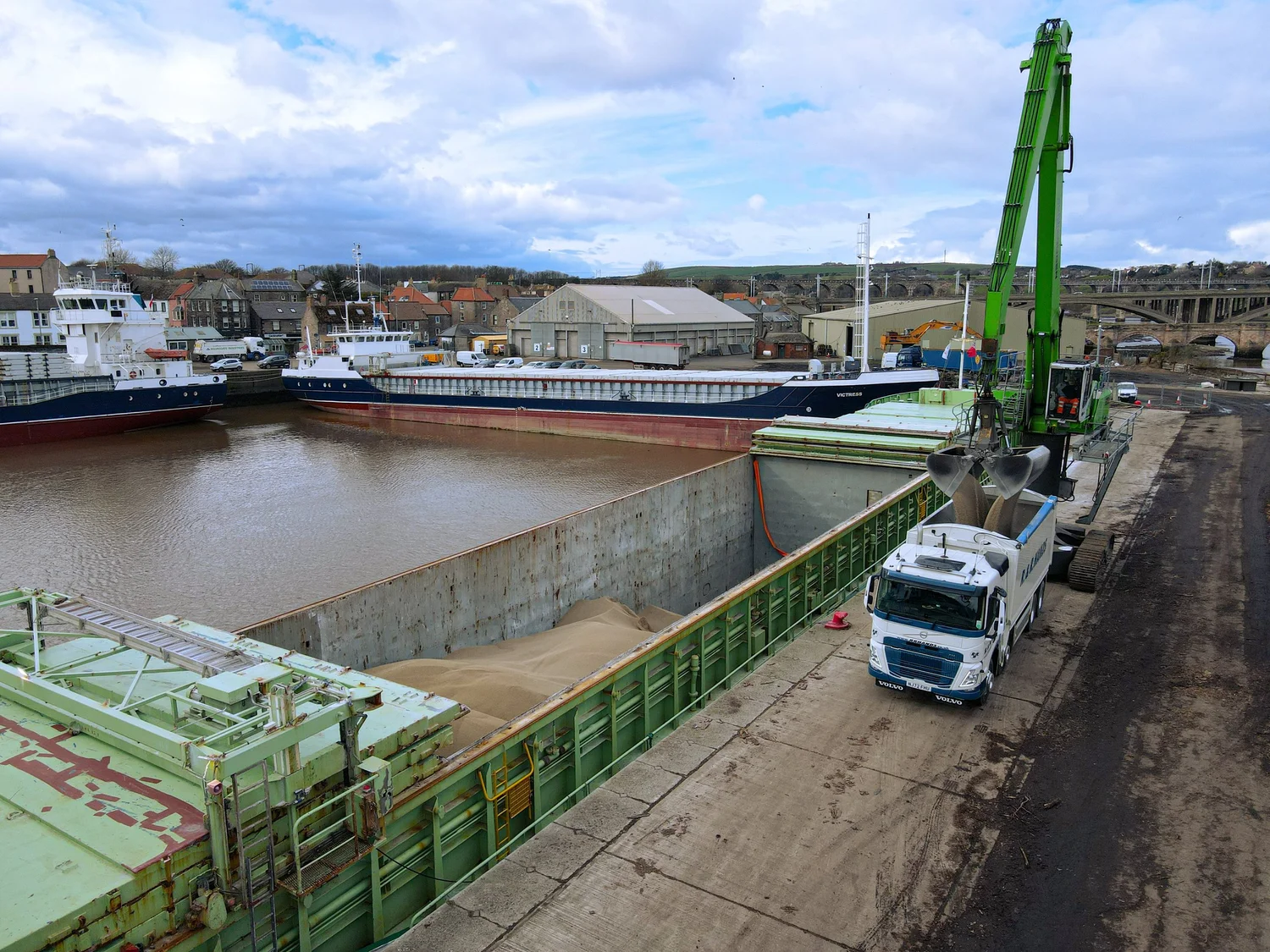 Simpsons Malt receives first UK shipment of low-carbon nitrogen ...