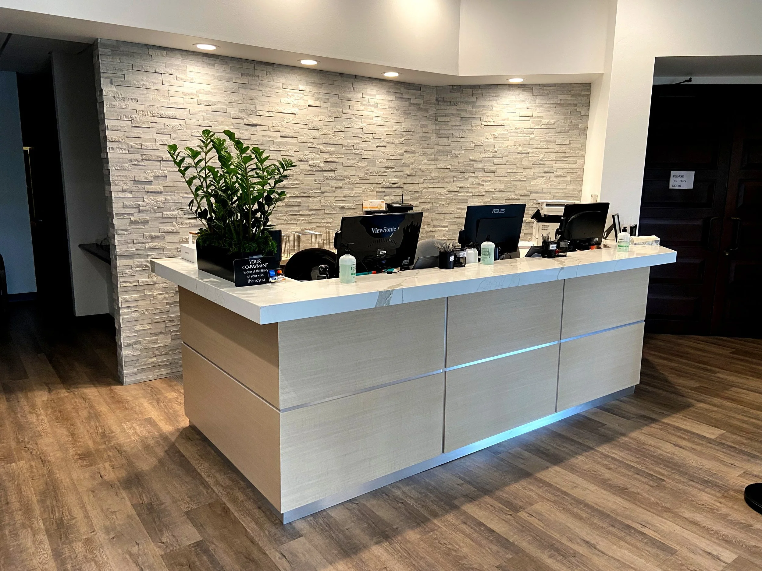 Studio Alegiani - Office Reception Suite — Studio Alegiani Custom ...