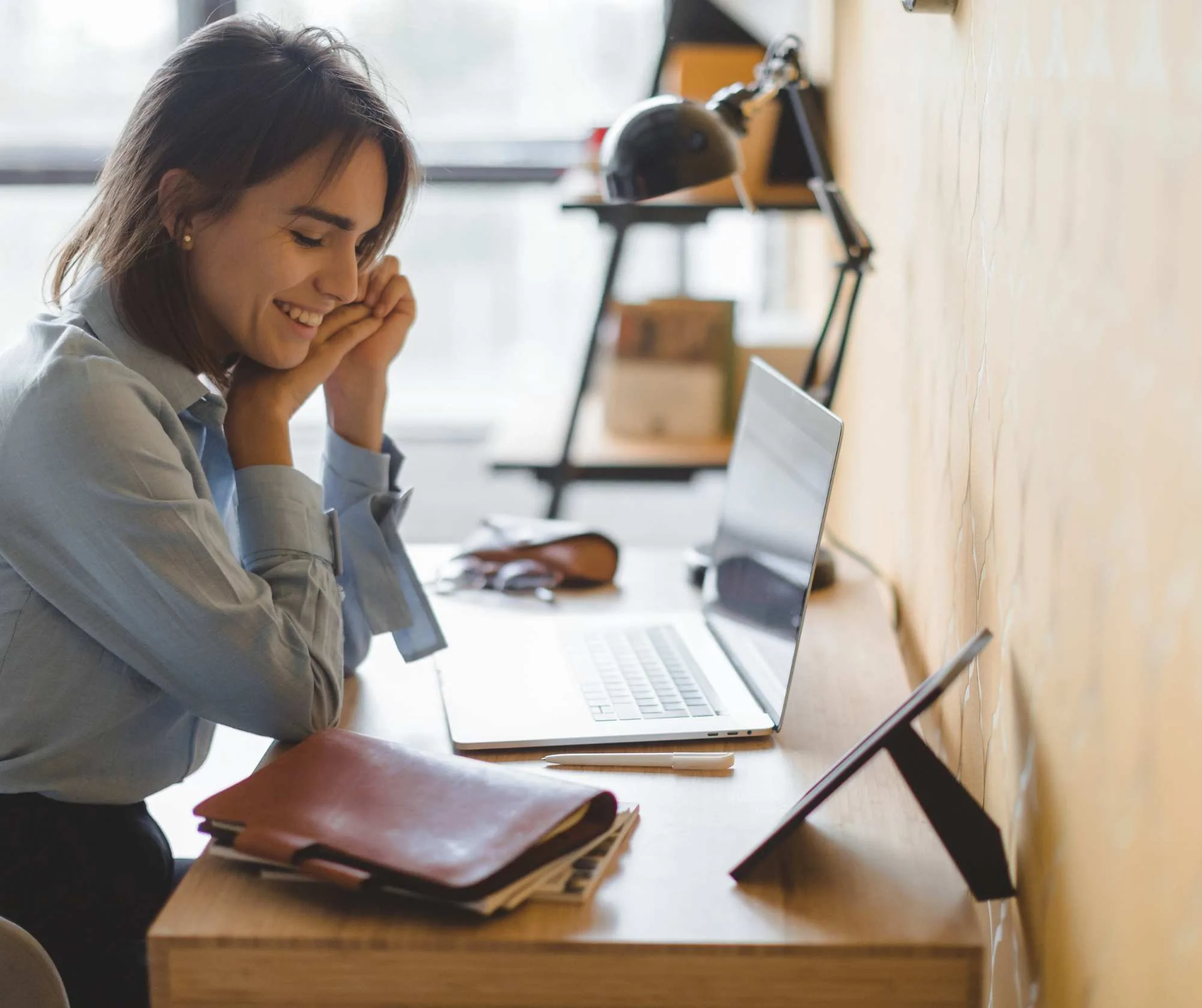 A Guide on How to Develop Listening Skills