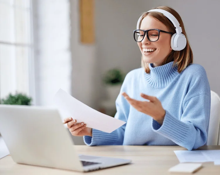 Building Confidence in Public Speaking: 13 Practical Tips