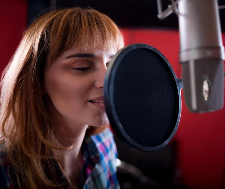 Voice Acting Lessons Online: Train Your Voice for Success