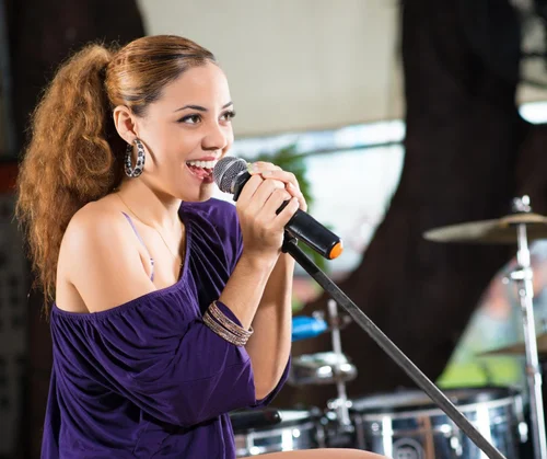 How to Use Breath Control While Singing for a Powerful Voice