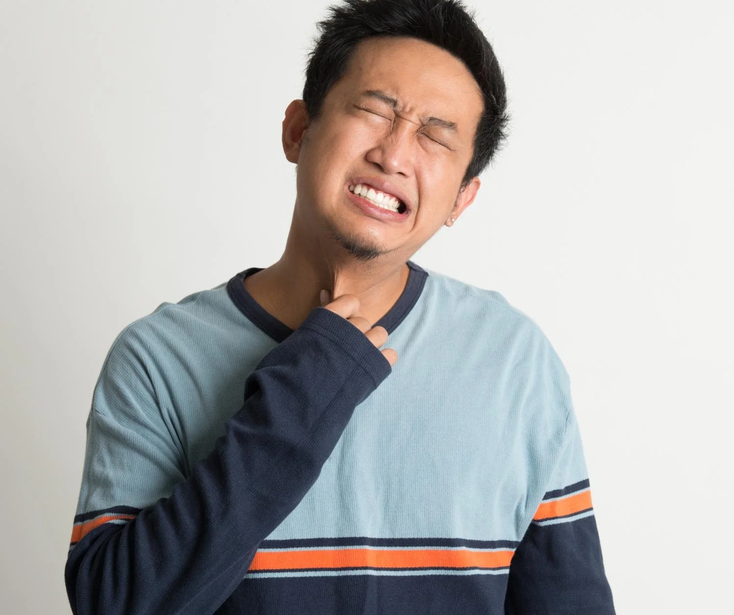 How to Avoid Straining Your Voice When Singing